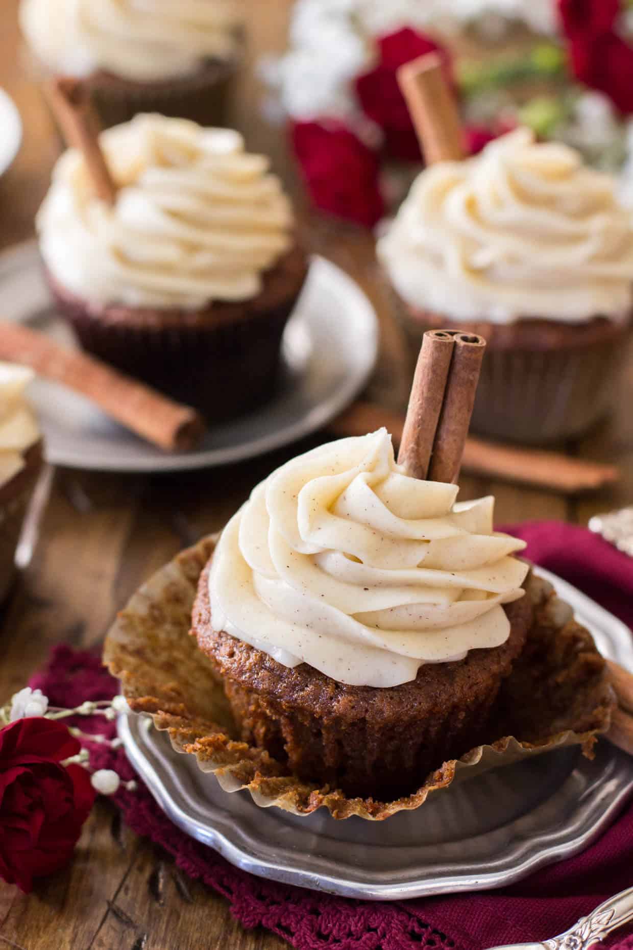 Gingerbread Cupcakes A Giveaway Sugar Spun Run Gingerbread Cupcakes A Giveaway Sugar Spun Run