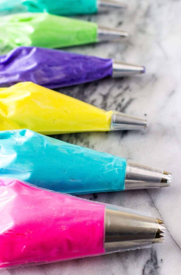 How to Decorate a Cake (For Beginners) - Sugar Spun Run