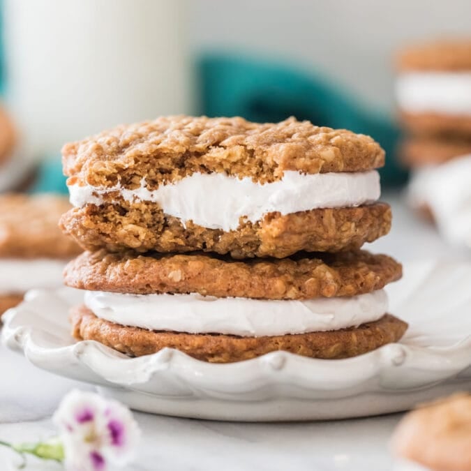Oatmeal Cream Pies - Sugar Spun Run