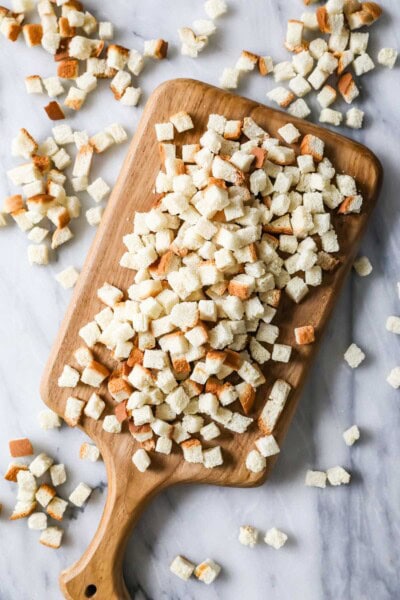 How to Make Bread Cubes for Stuffing - Sugar Spun Run