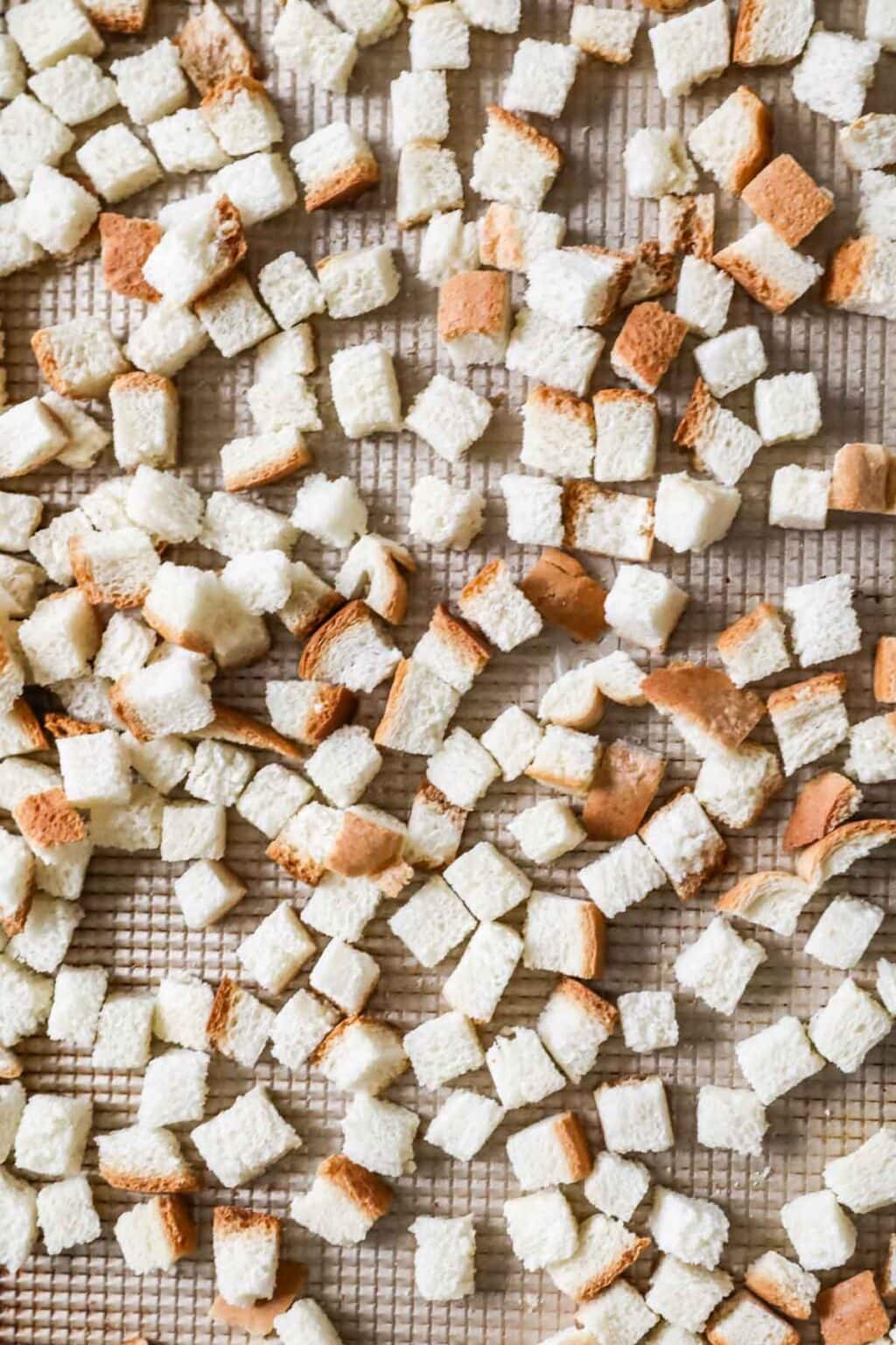 How to Make Bread Cubes for Stuffing - Sugar Spun Run
