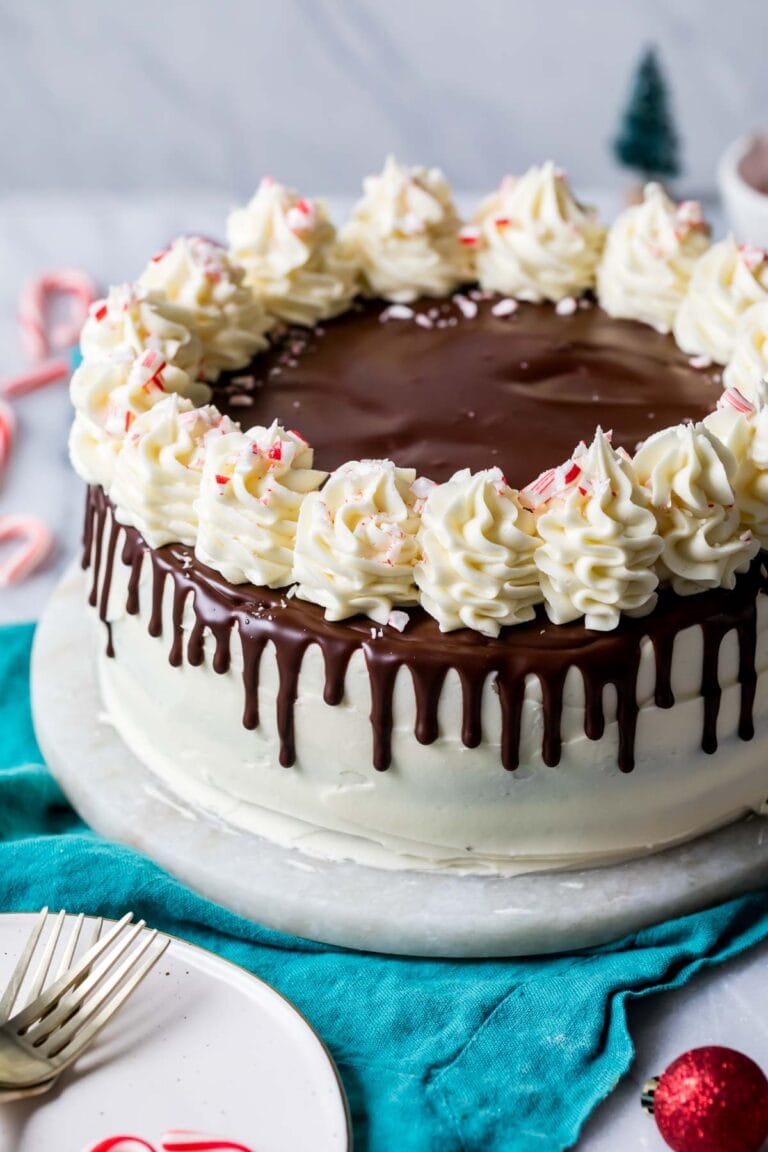 Peppermint Bark Cake - Sugar Spun Run