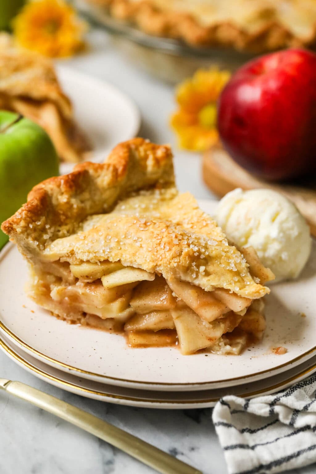 Easy Apple Pie - Sugar Spun Run