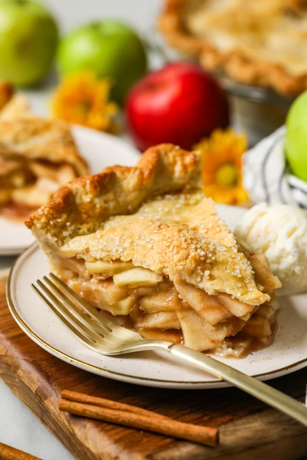 Easy Apple Pie - Sugar Spun Run